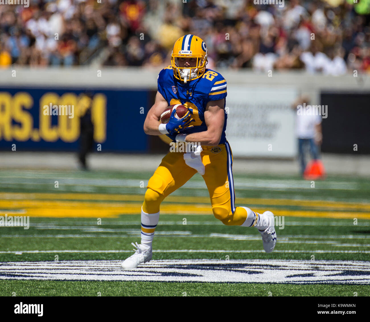 California Memorial Stadium. 23rd Sep, 2017. Bears running back Patrick ...