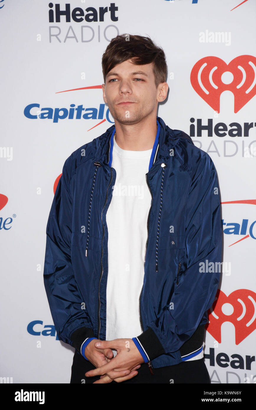 Radio 210 hi-res stock photography and images - Alamy