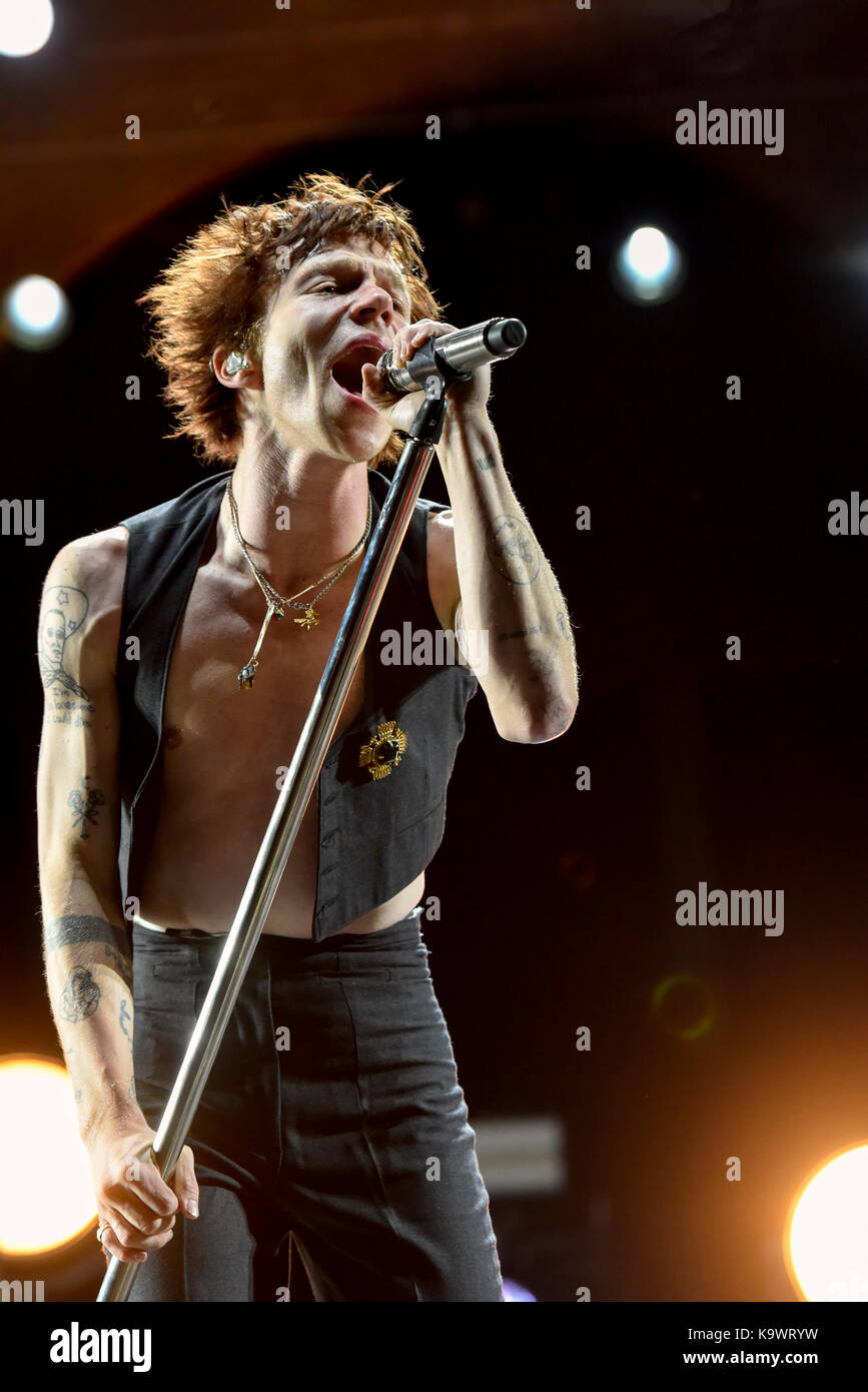 Las Vegas, USA. 23rd Sep, 2017 - Matt Shultz of Cage The Elephant ...