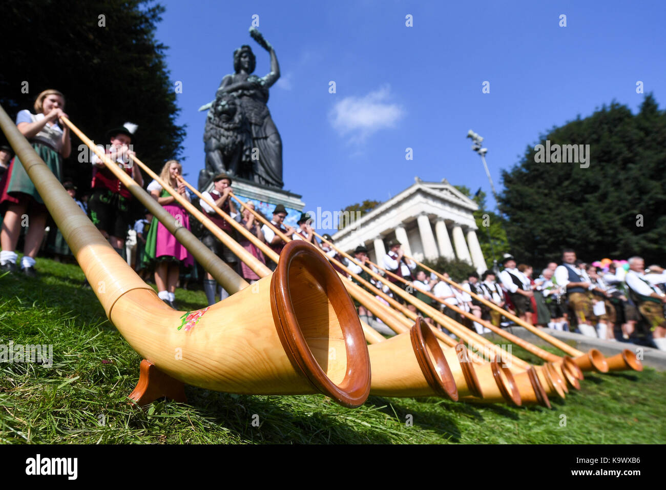 Munich, Germany. 24th Sep, 2017. A group of Alphorn blowers can be seen ...