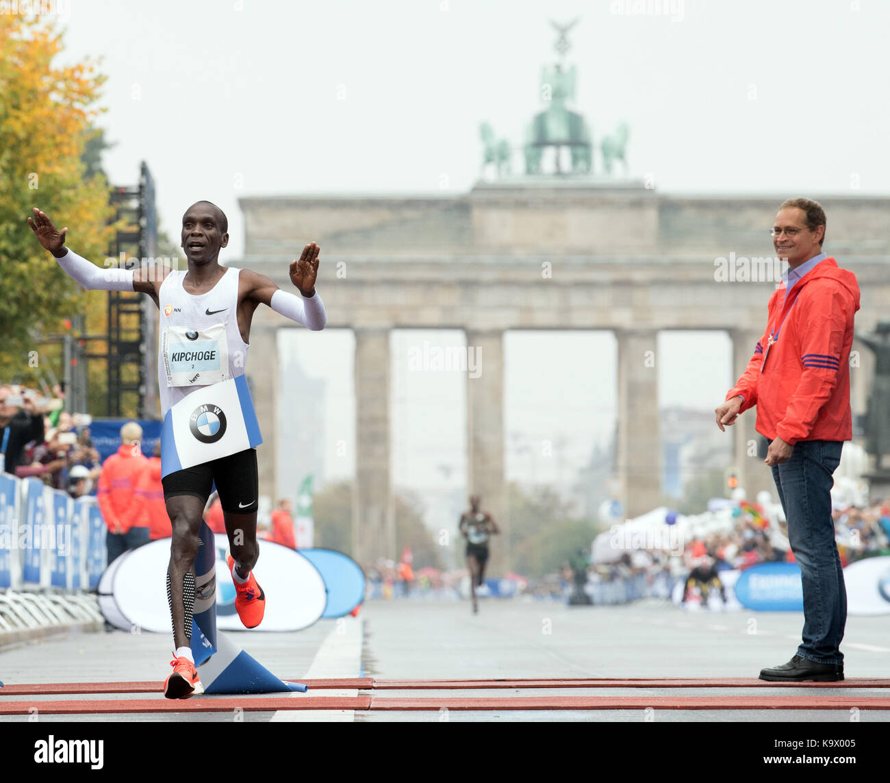 Berlin, Germany. 24th Sep, 2017. Kenyan runner Eliud Kipchoge places ...