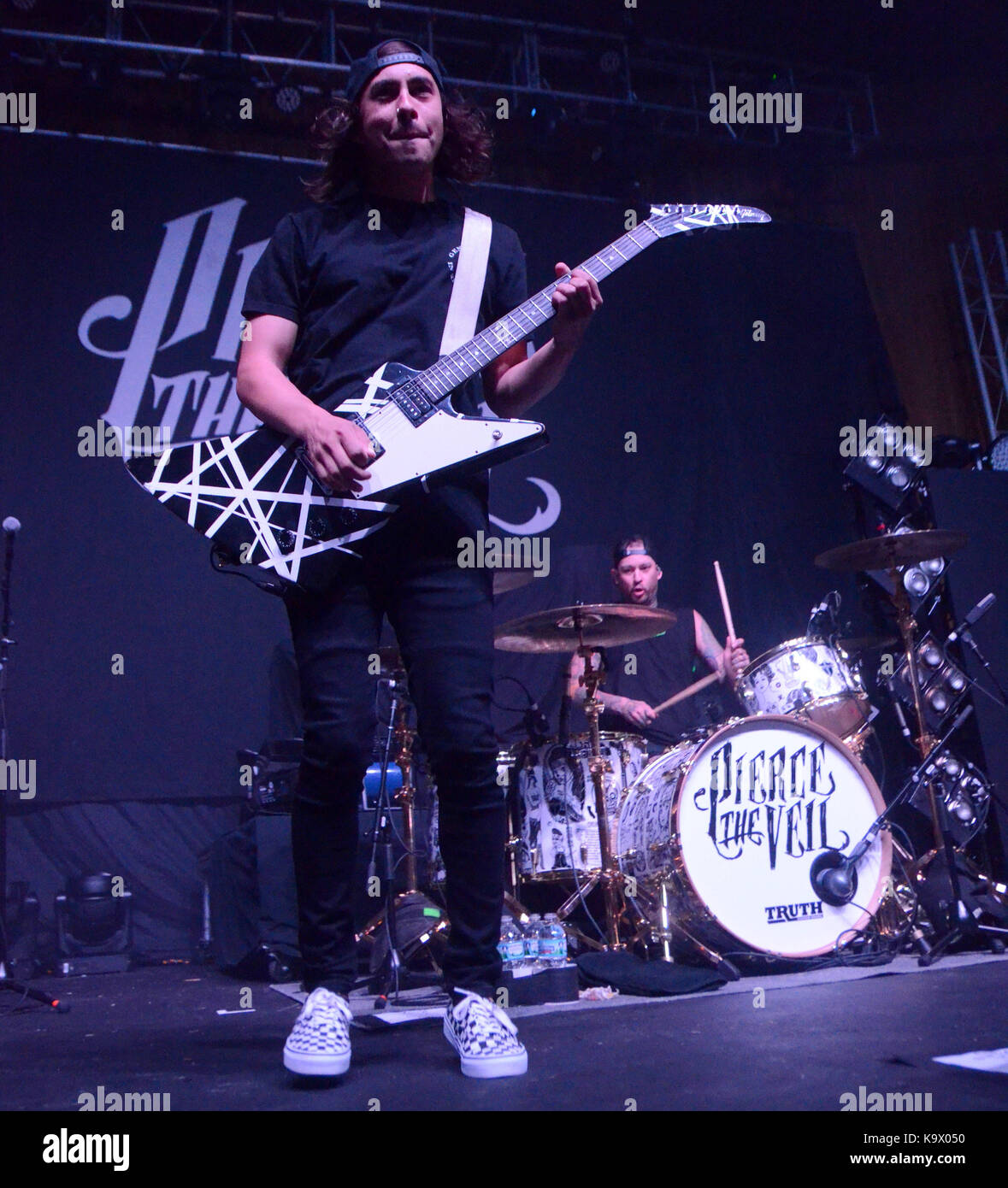 Vic Fuentes Live