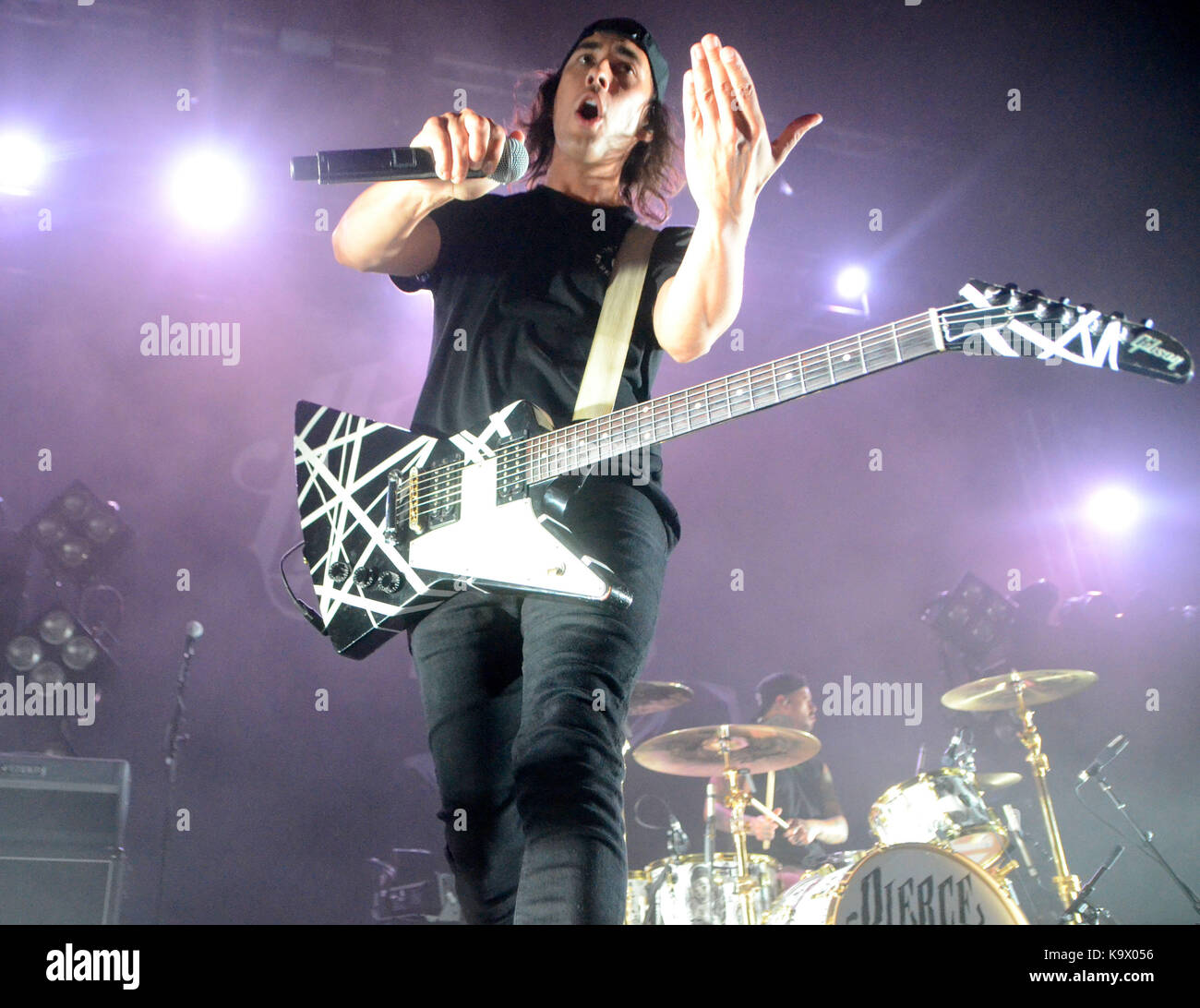 Minneapolis, Minnesota, USA. 23rd Sep, 2017. Lead singer Vic Fuentes of ...