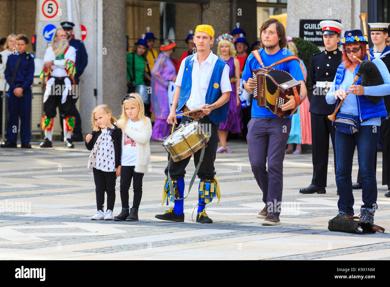 Morris dancers england maypole hi-res stock photography and images - Alamy