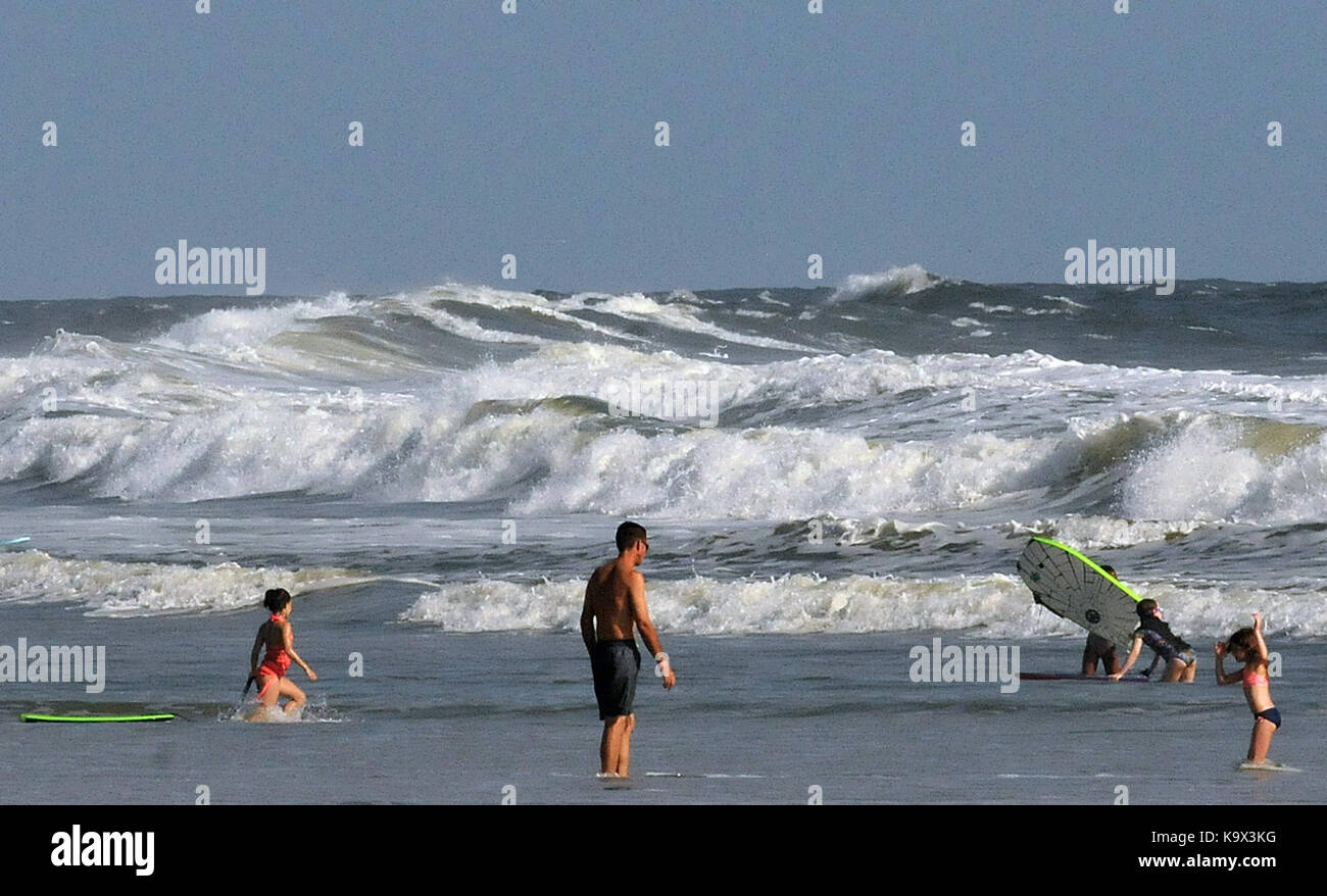 Hurricane Coast Waves Florida Stock Photos & Hurricane Coast Waves ...