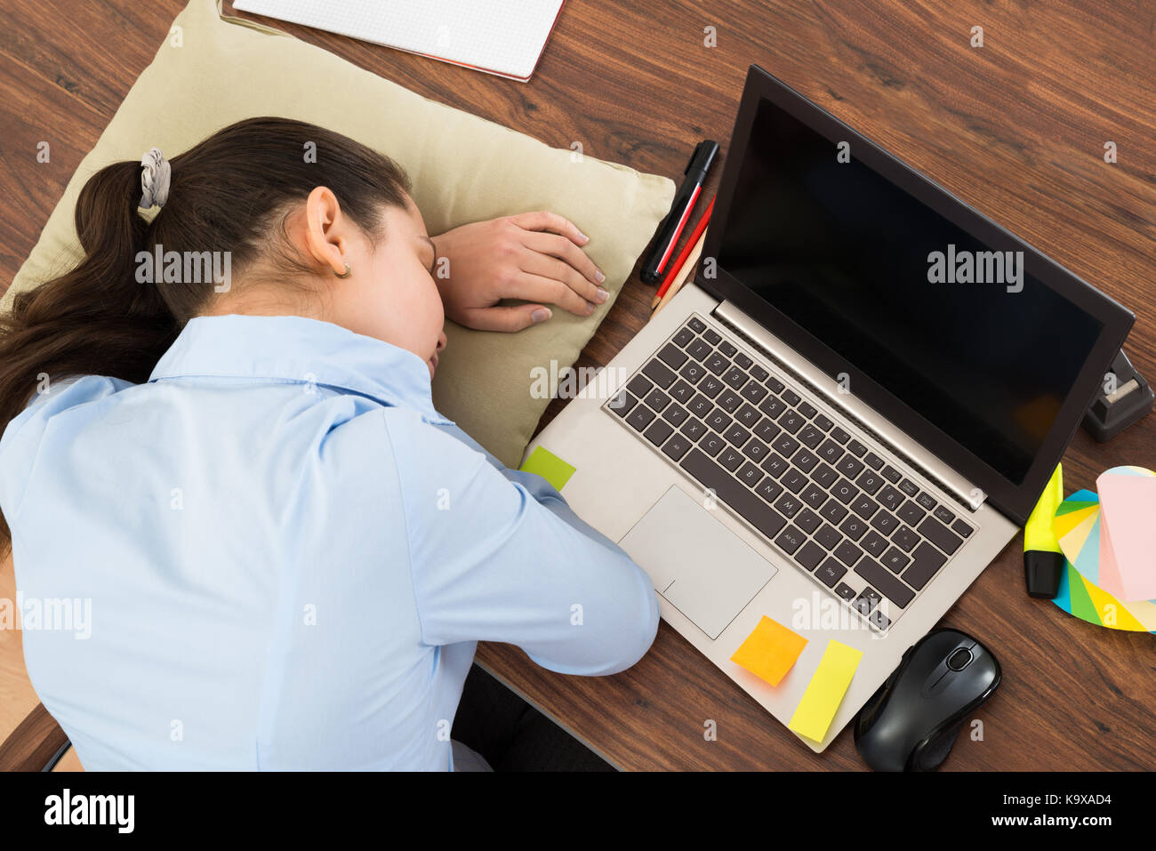 Woman asleep desk in office hi-res stock photography and images - Alamy