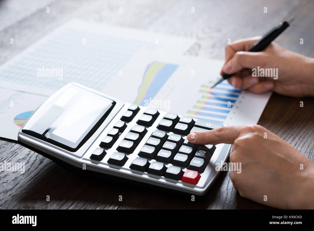 Accountant financial report desk hi-res stock photography and images ...