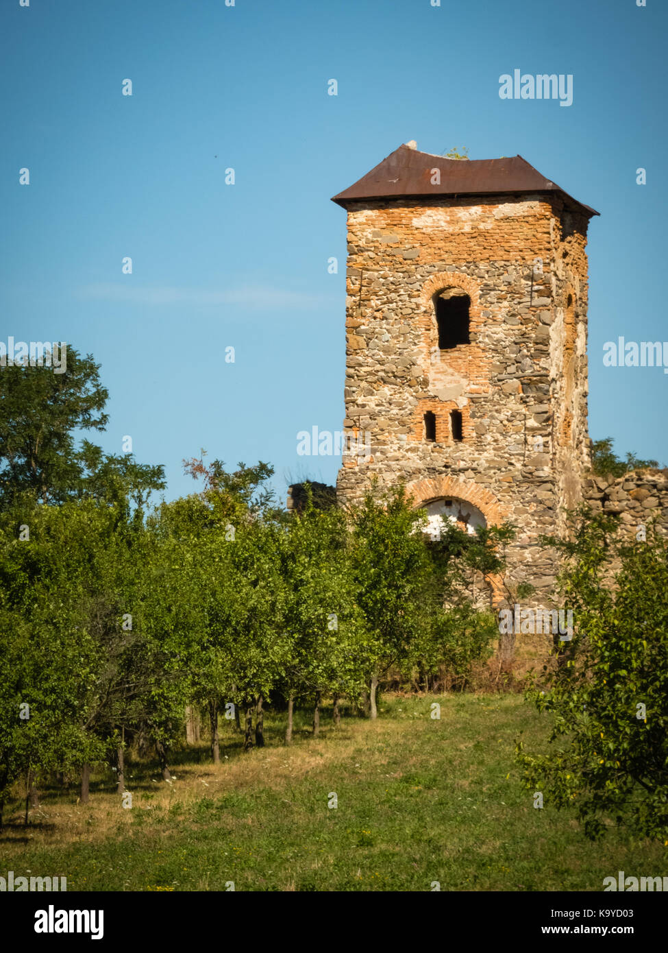14th century medieval architecture hi-res stock photography and images ...