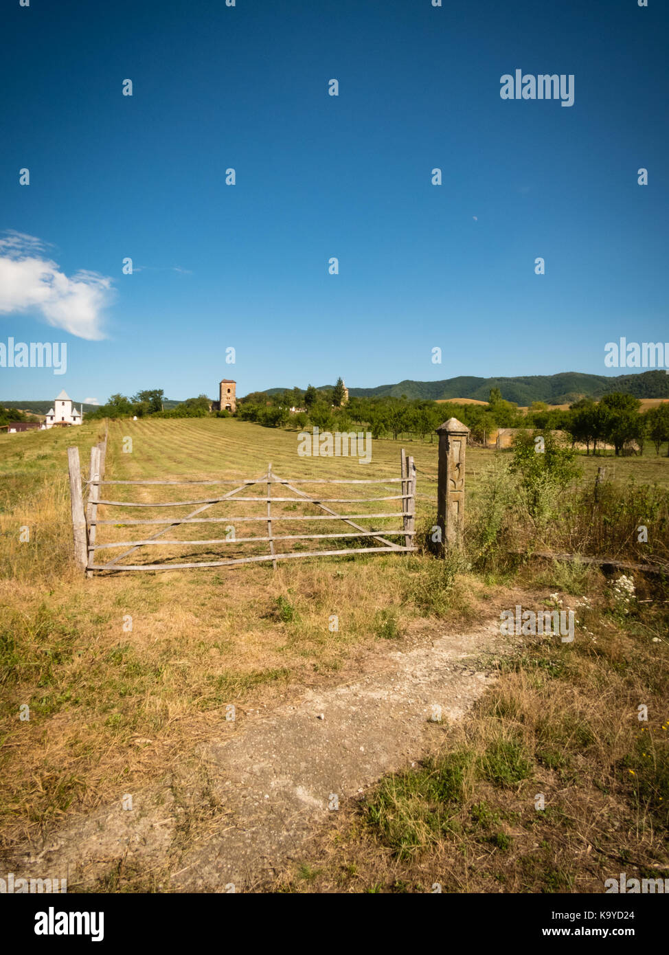 Old wooden farm gate hi-res stock photography and images - Alamy