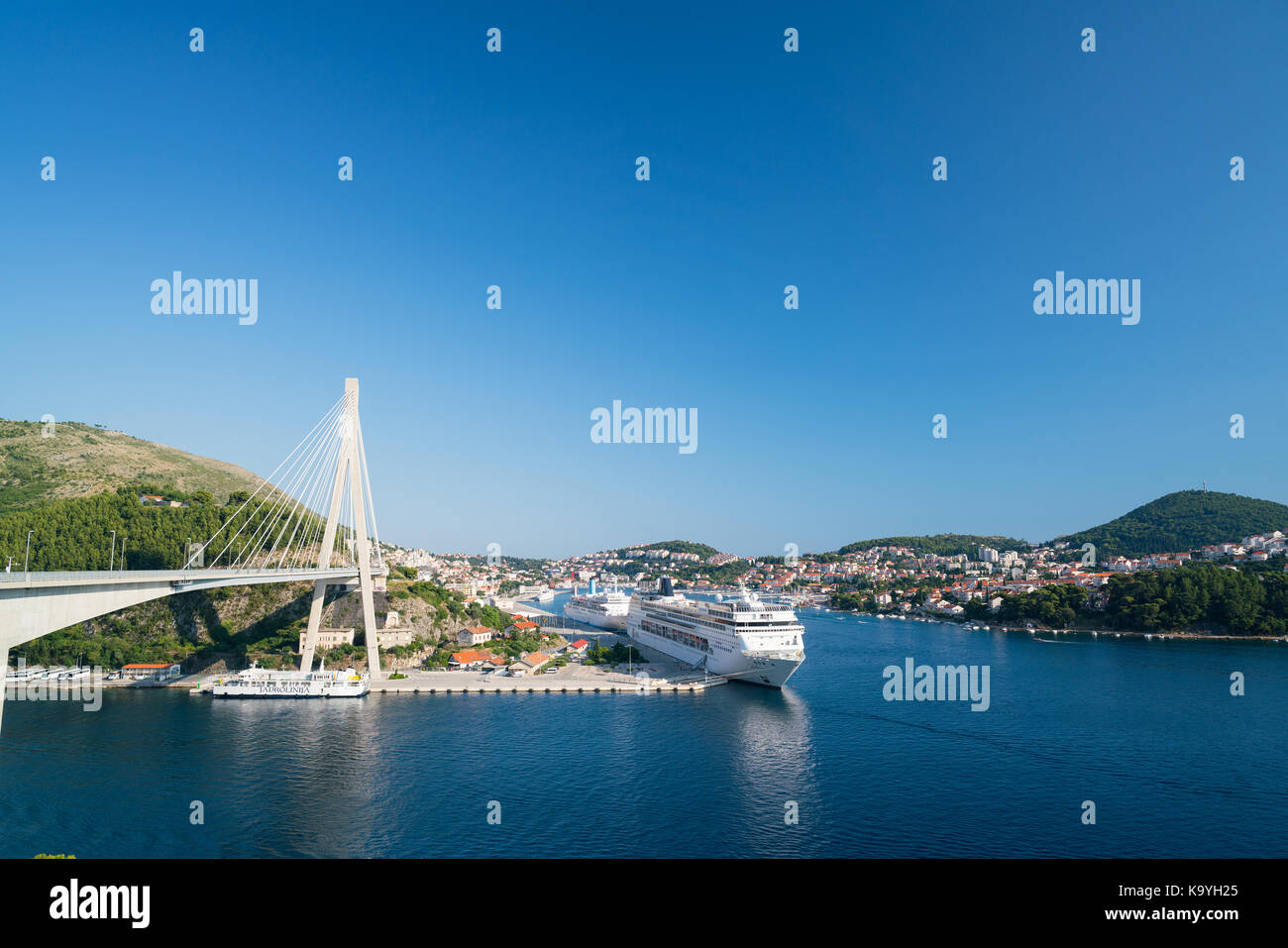 Water celebration in stone town hi-res stock photography and images - Alamy