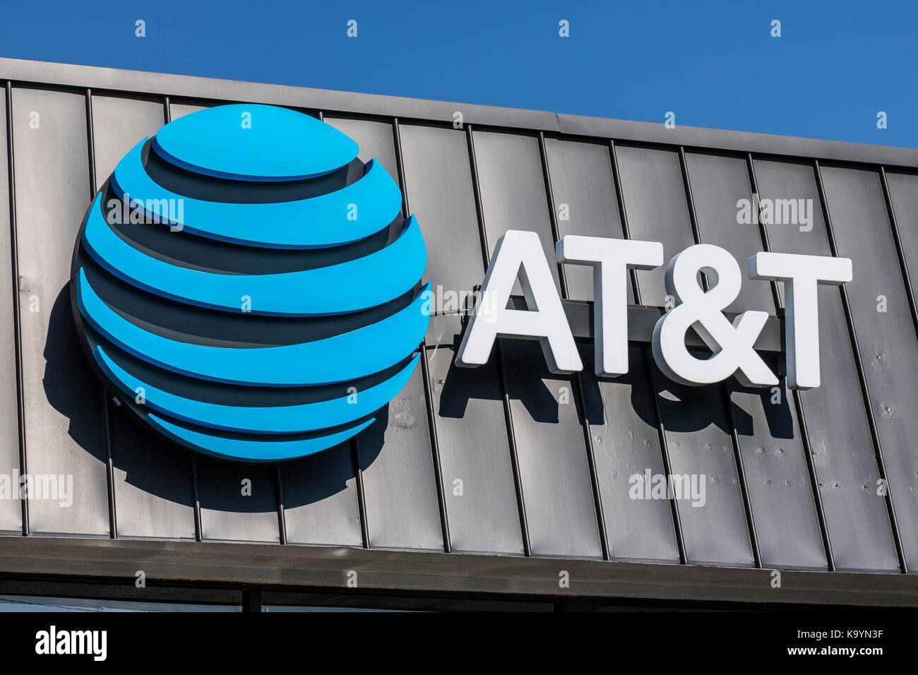 Lafayette - Circa September 2017: AT&T Mobility Wireless Retail Store ...
