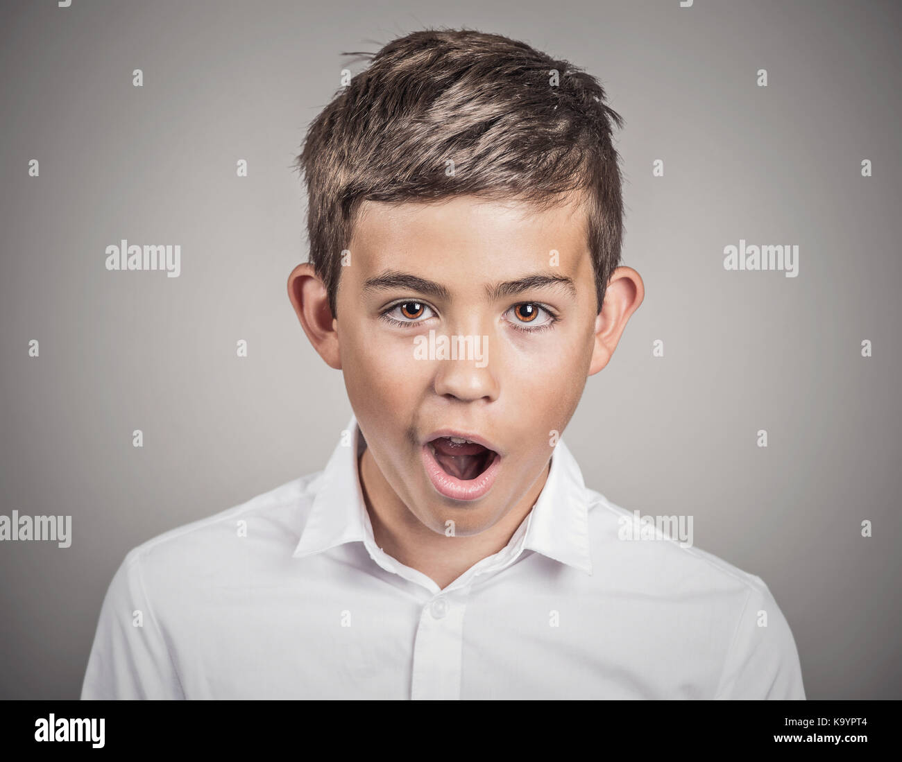 Closeup portrait handsome young man shocked surprised in disbelief ...