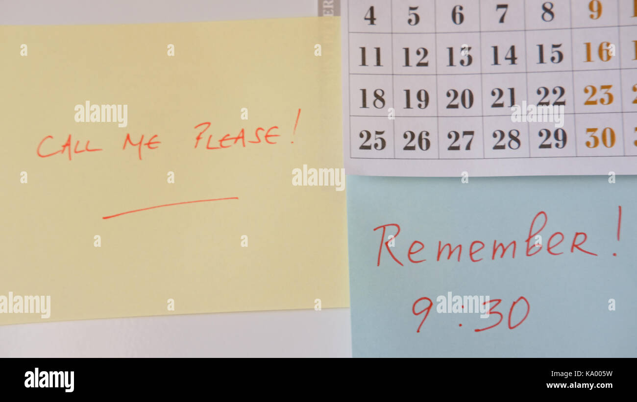 POST IT NOTE WITH CALL ME PLEASE AND WITH REMINDER FOR APPOINTMENT ...