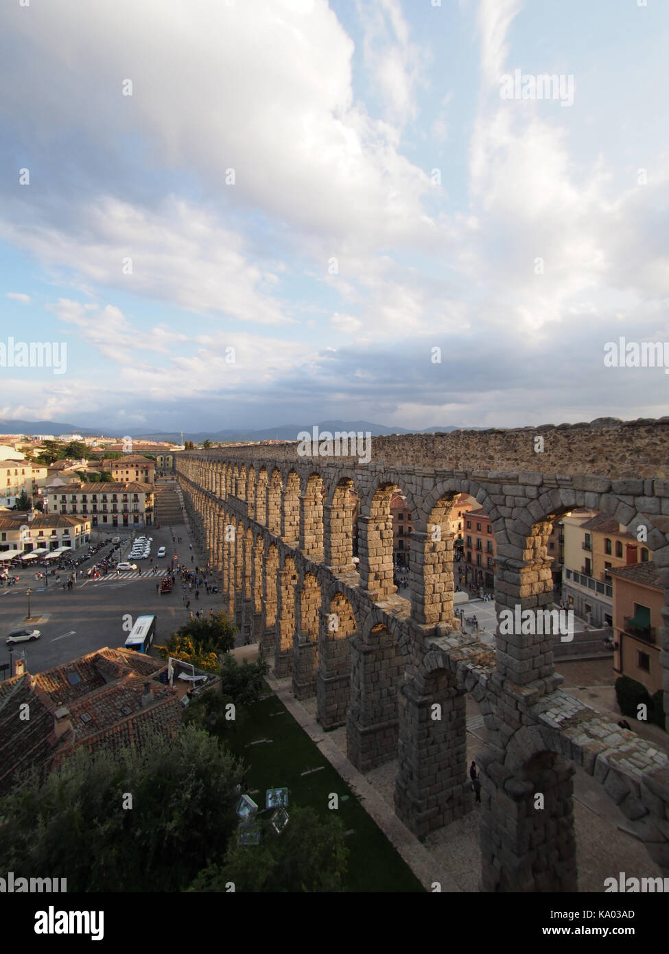 The Roman aqueduct at Segovia Stock Photo - Alamy