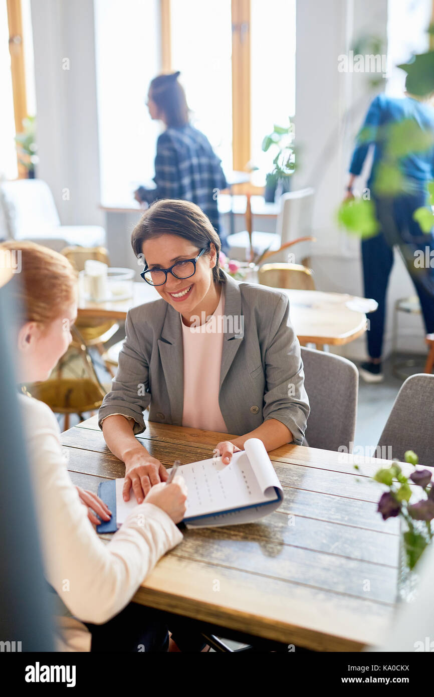 Applicant hi-res stock photography and images - Alamy