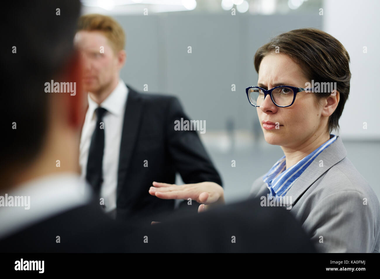 Business disagreement hi-res stock photography and images - Alamy