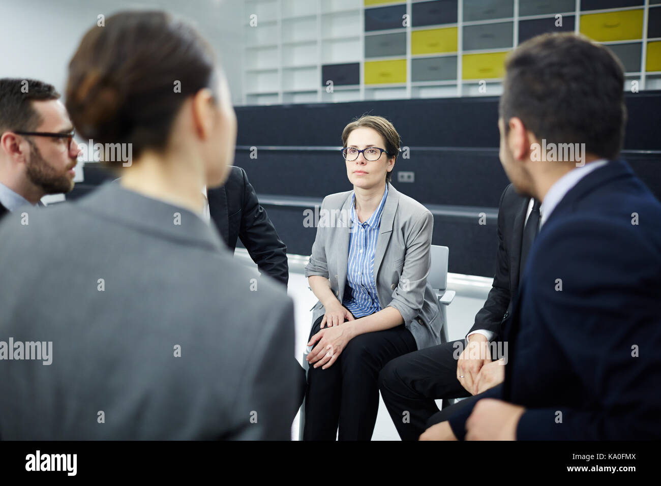 Stock traders meeting hi-res stock photography and images - Alamy