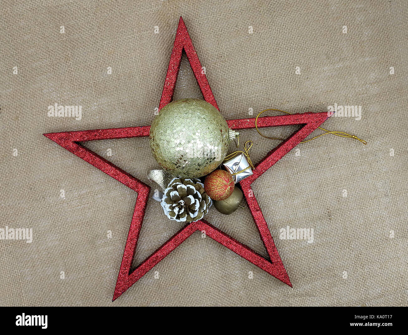 Five pointed yellow stars hi-res stock photography and images - Alamy