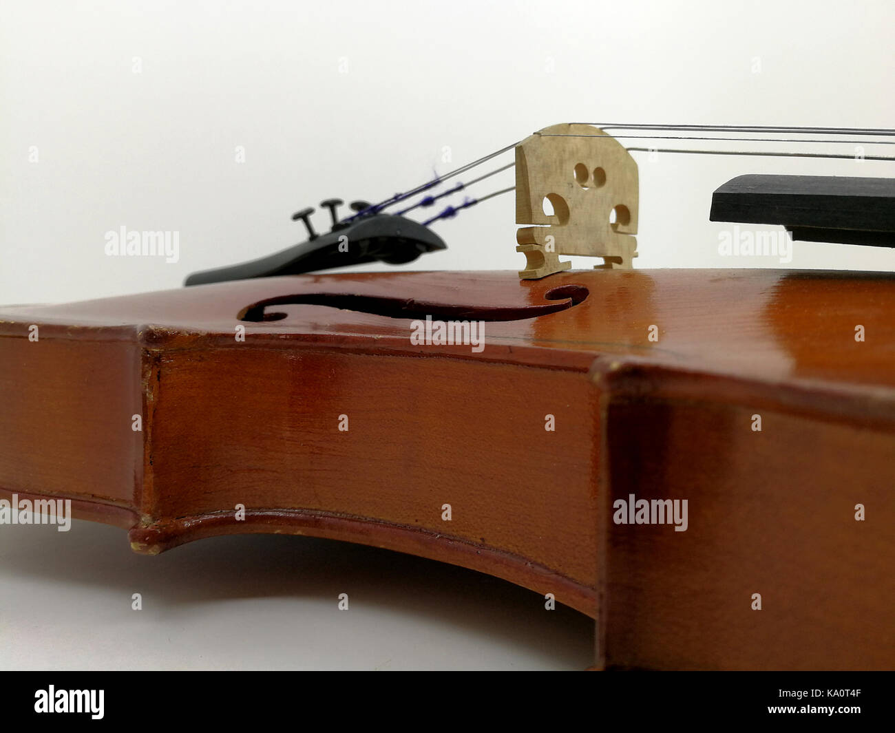 Maple wood violin bridge hi-res stock photography and images - Alamy
