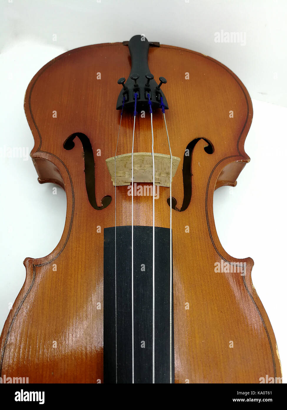 detail of the bridge of a fiddle Stock Photo - Alamy