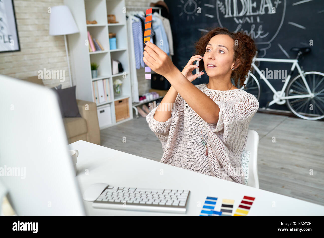 Interior designer talking client hi-res stock photography and images ...
