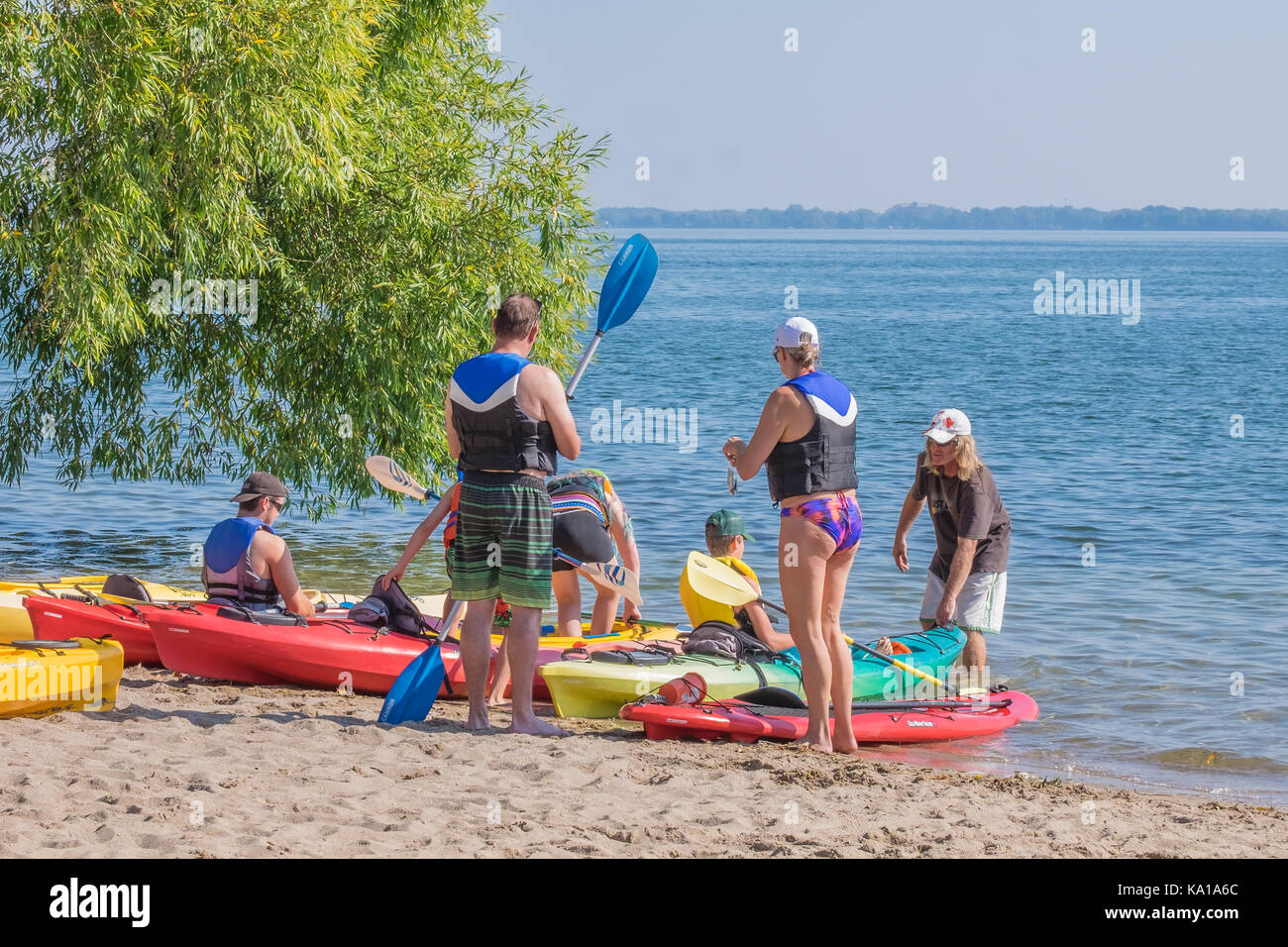 Children paddle kayak hi-res stock photography and images - Alamy