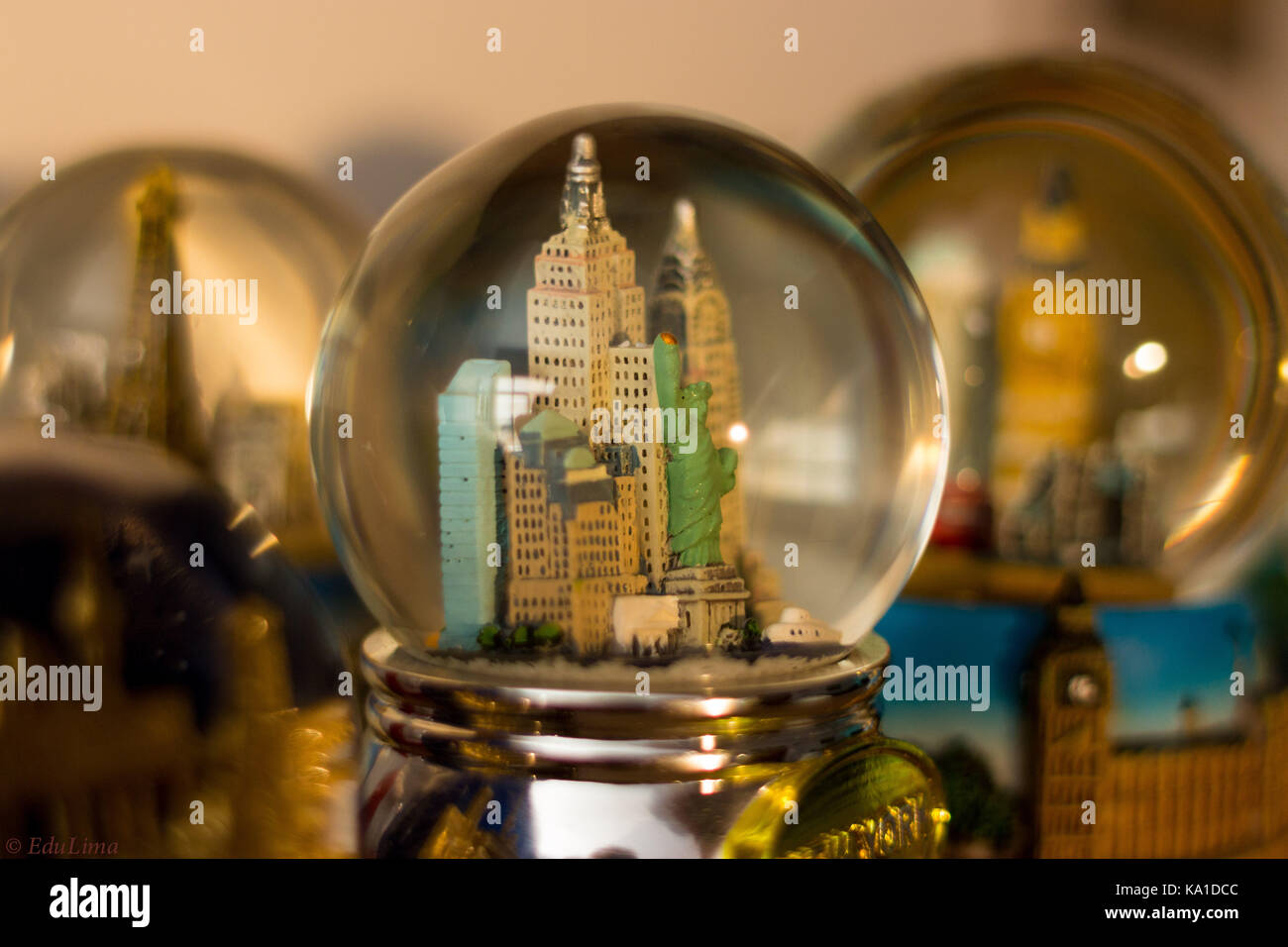 Snow globe new york hi-res stock photography and images - Alamy