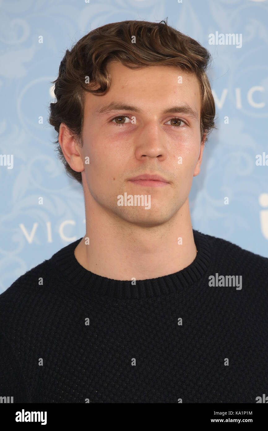 Leo suter hi-res stock photography and images - Alamy
