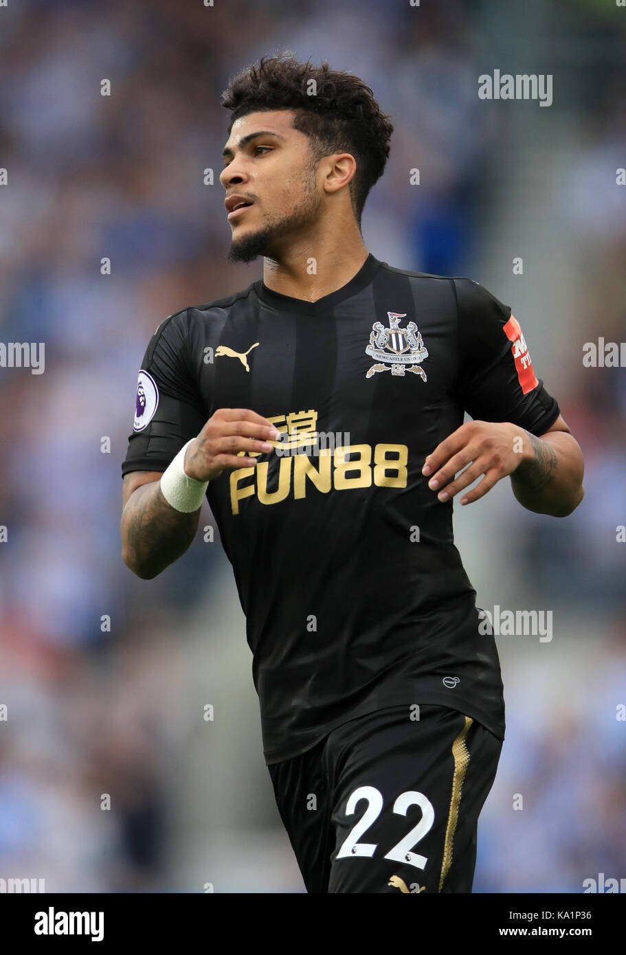 Newcastle United's DeAndre Yedlin Stock Photo - Alamy