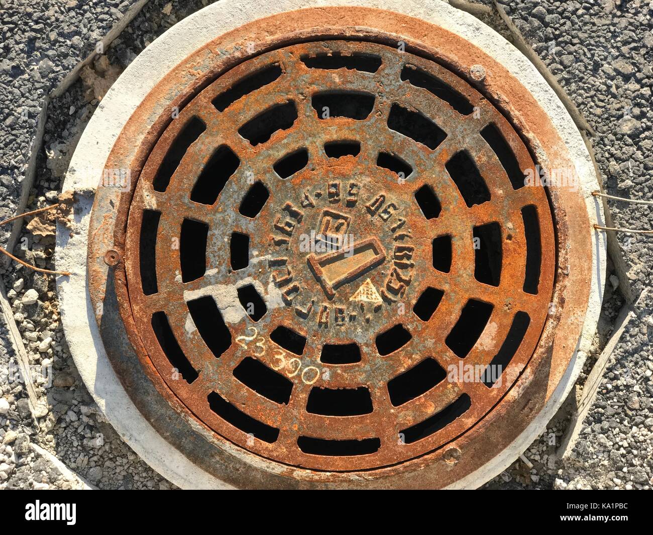 Manhole manholes sewer hi-res stock photography and images - Alamy