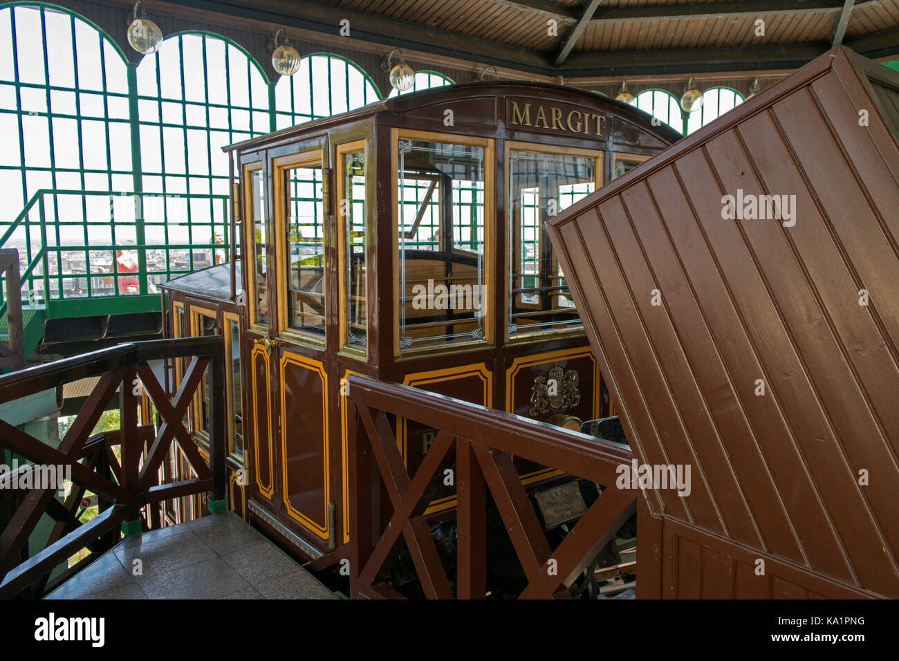 Funicular buda castle hi-res stock photography and images - Alamy