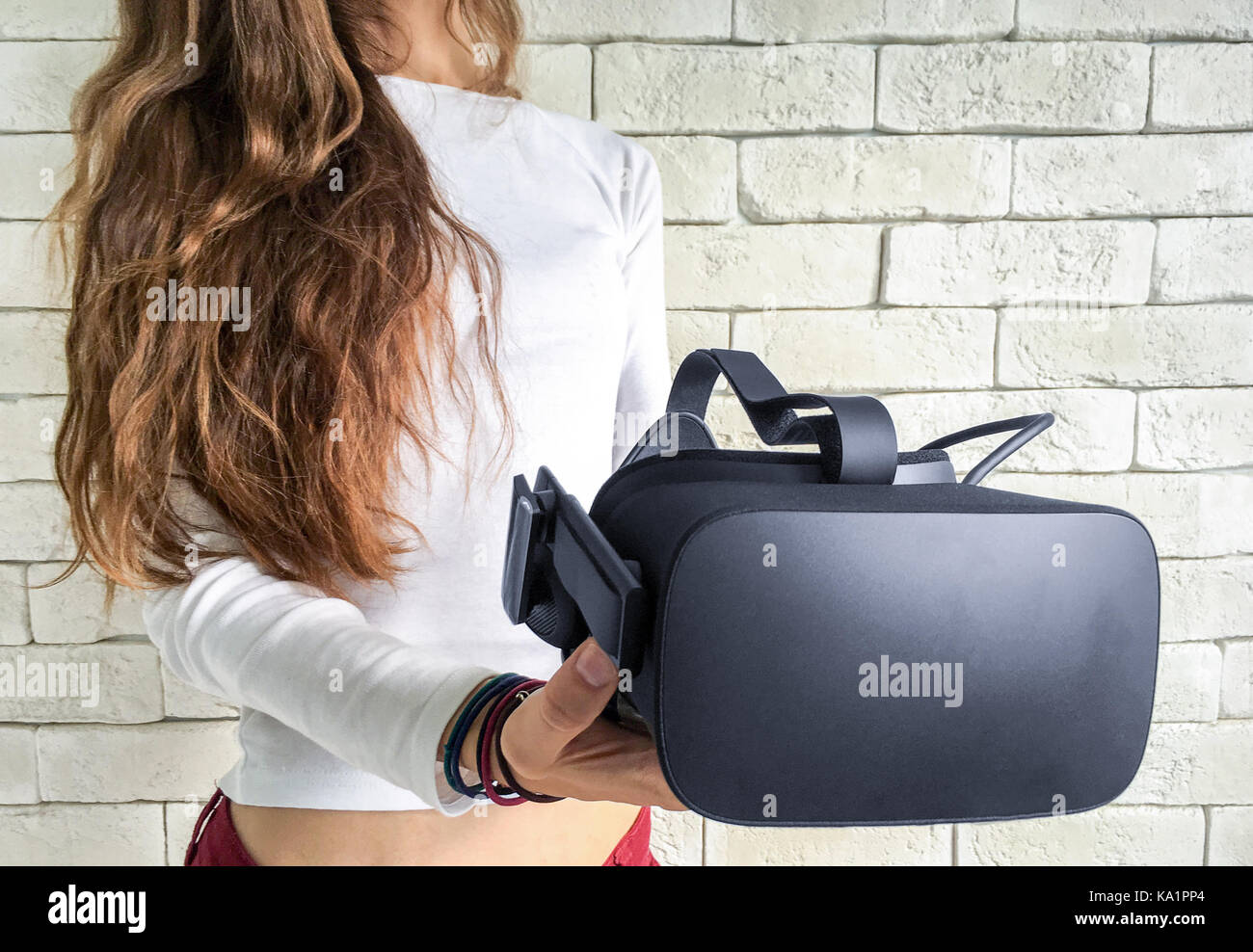 Woman with virtual reality goggles Stock Photo - Alamy