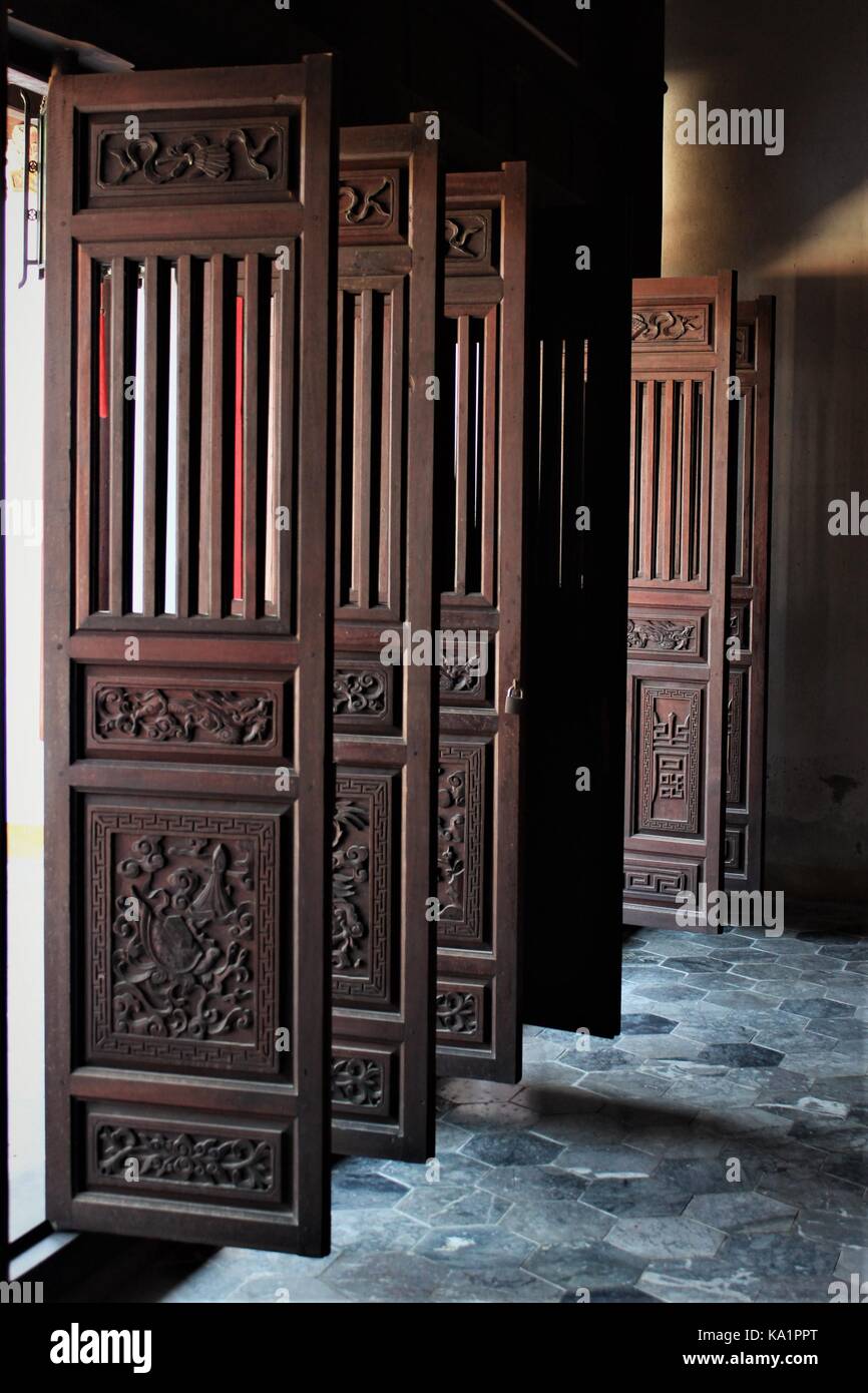 Temole doors hi-res stock photography and images - Alamy
