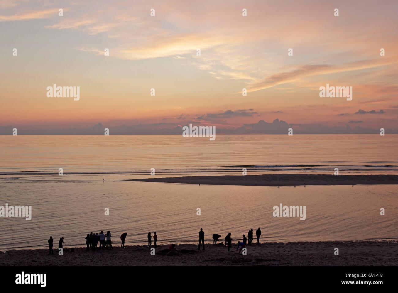 Seaside silhouette hi-res stock photography and images - Alamy