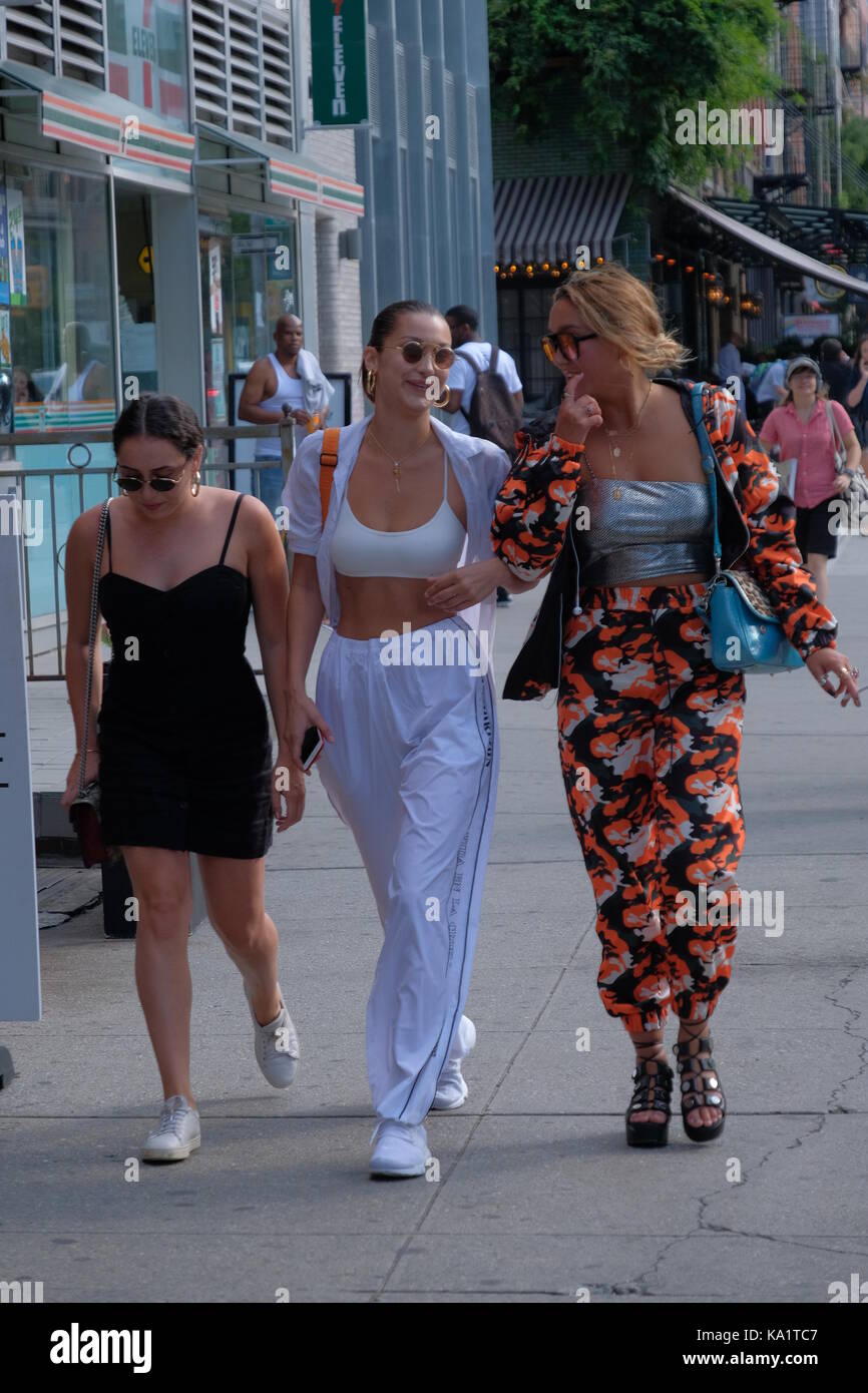 Bella Hadid hanging out with friends in SoHo Featuring: Bella Hadid ...