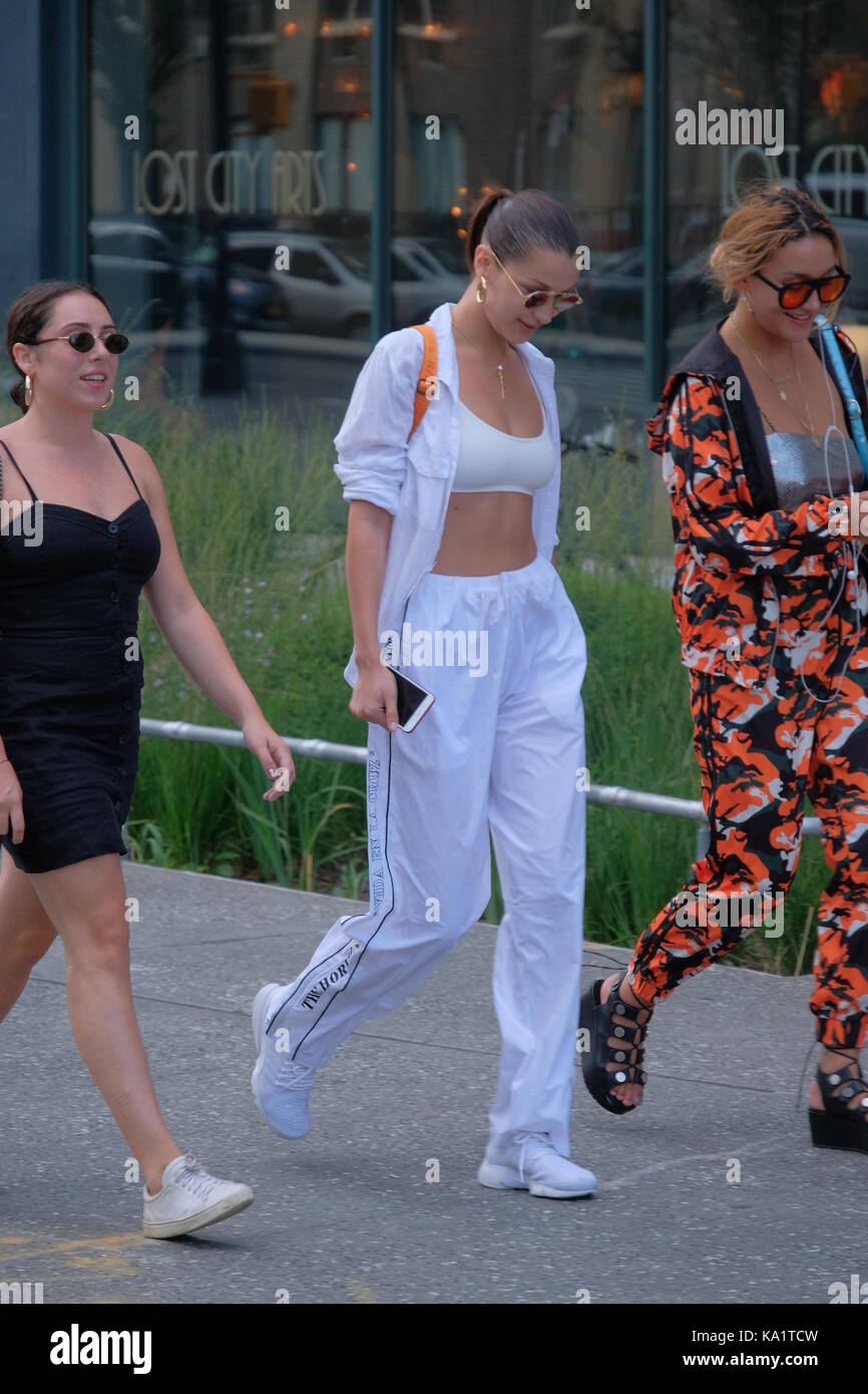Bella Hadid hanging out with friends in SoHo Featuring: Bella Hadid ...