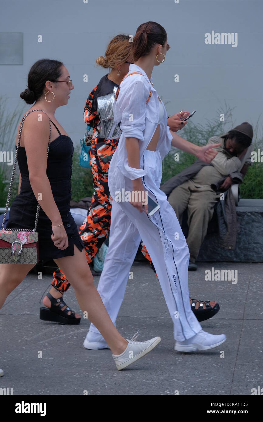 Bella Hadid hanging out with friends in SoHo Featuring: Bella Hadid ...