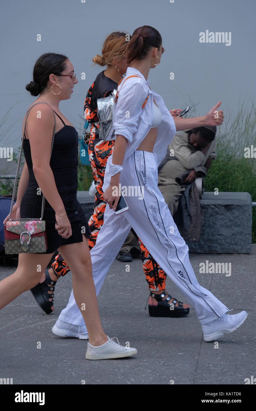 Bella Hadid hanging out with friends in SoHo Featuring: Bella Hadid ...