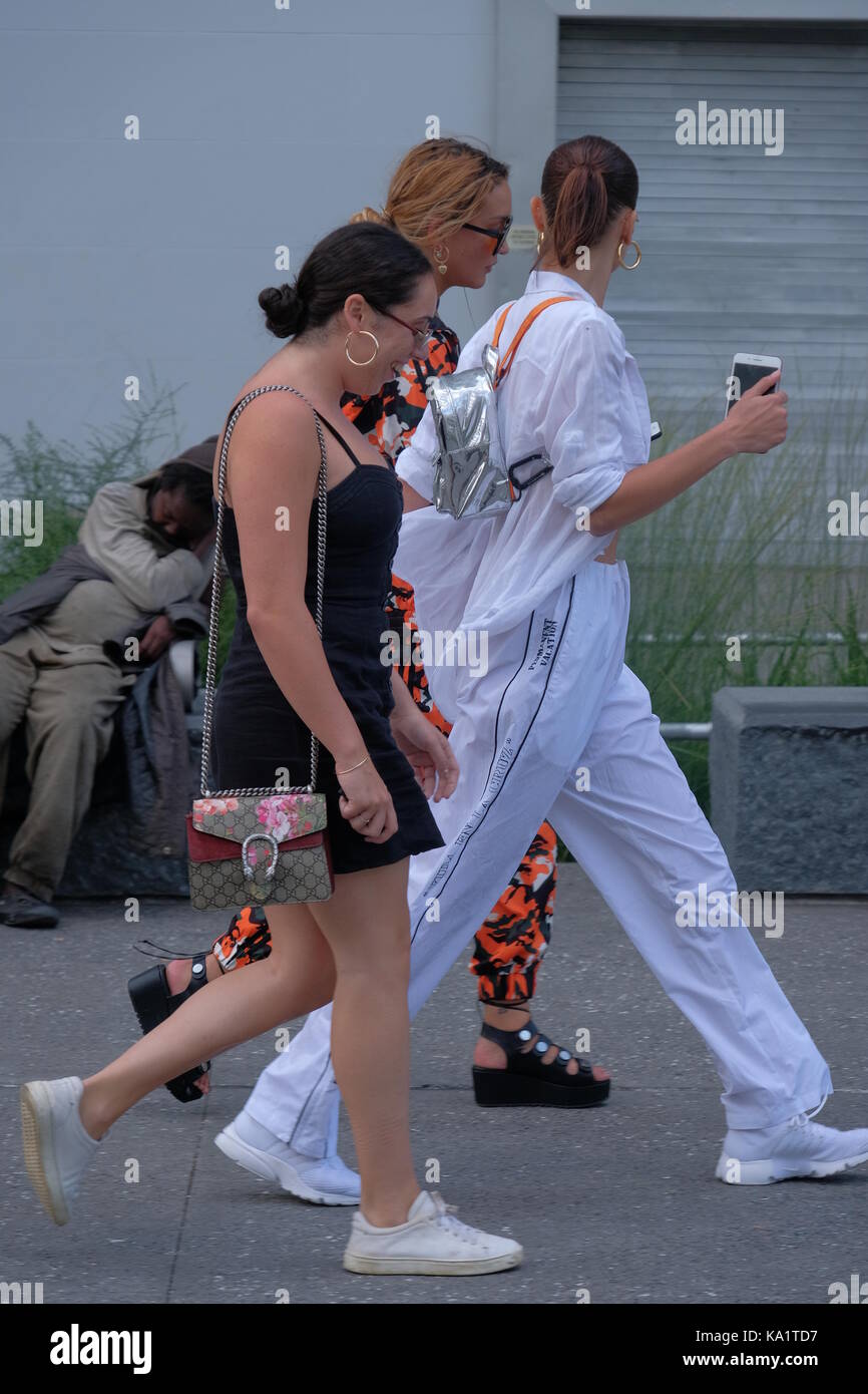 Bella Hadid hanging out with friends in SoHo Featuring: Bella Hadid ...