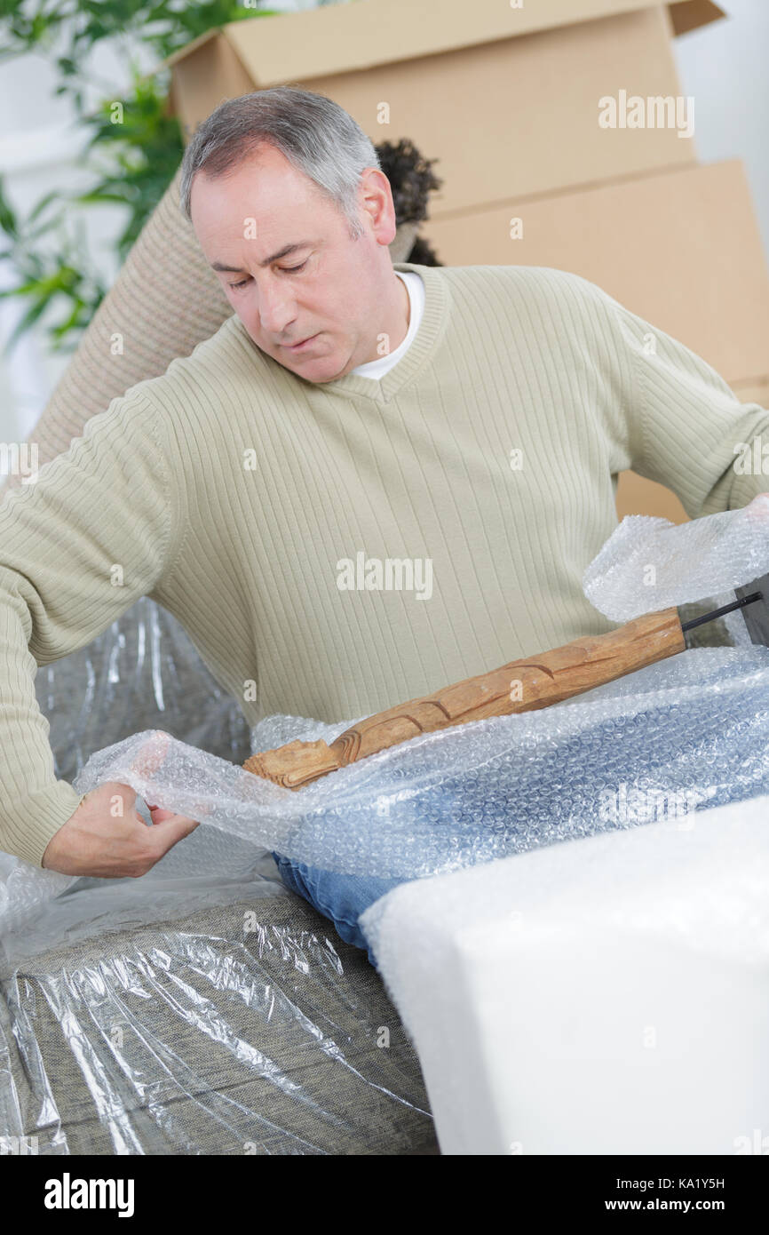 man packing boxes Stock Photo - Alamy
