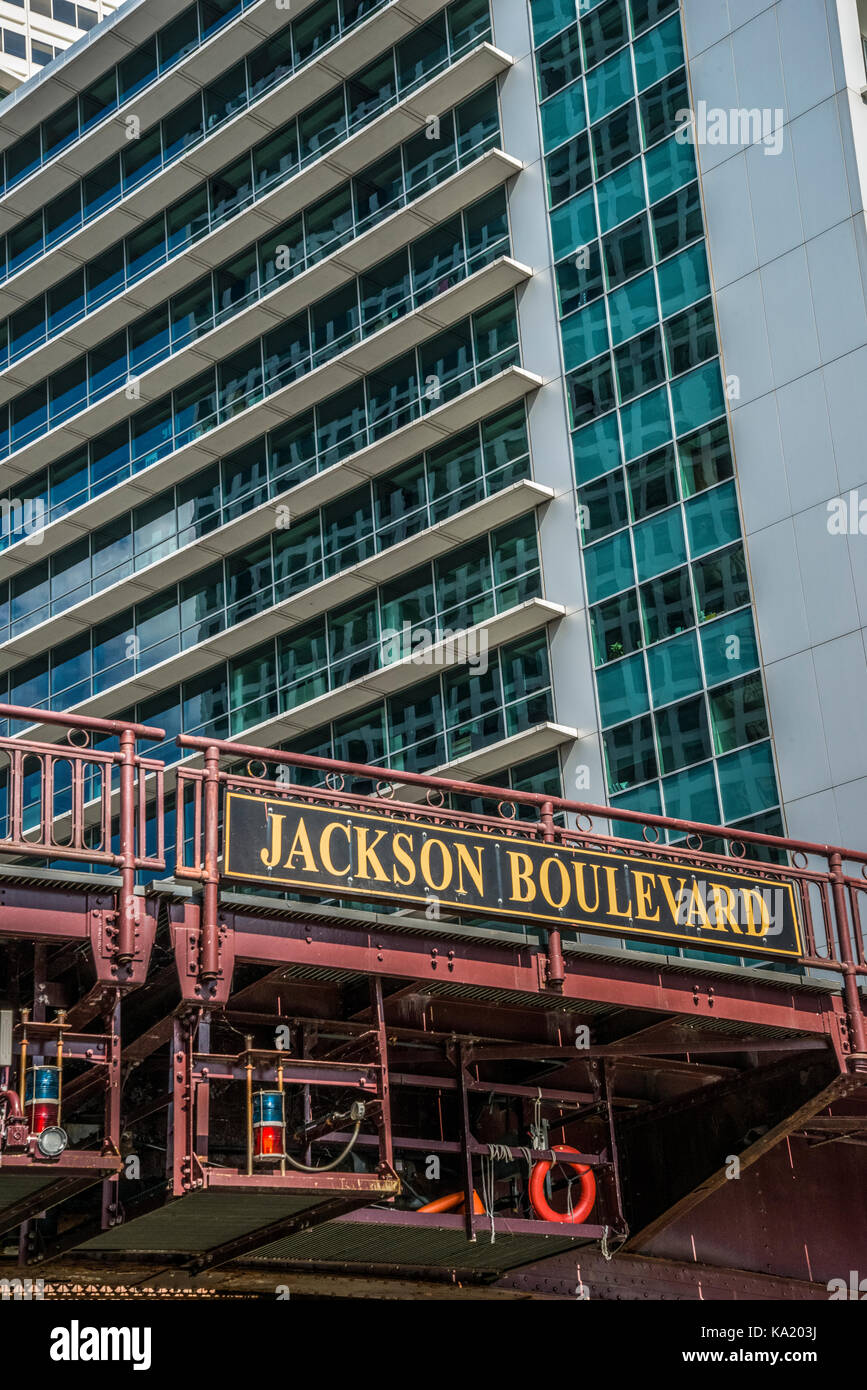 Chicago skyline and famous Jackson Boulevard bridge over the Chicago river Stock Photo - Alamy