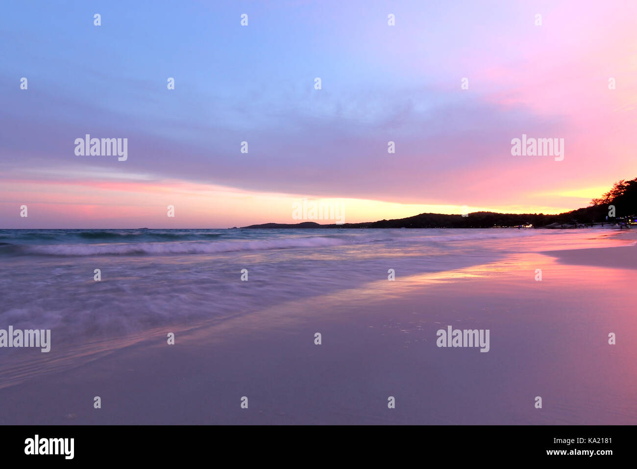 Beautiful sunset landscape of sea beach hi-res stock photography and ...