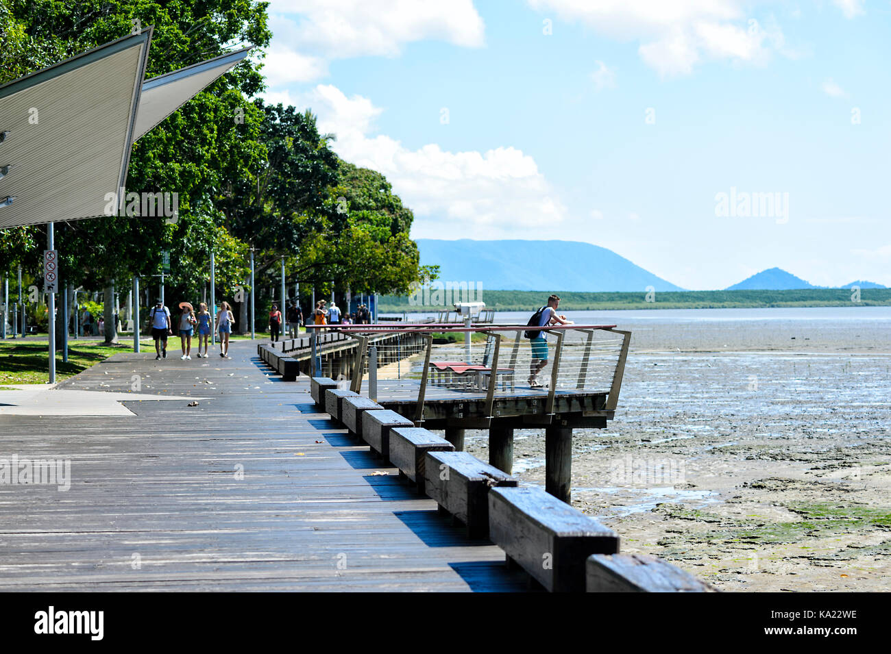 People strolling on the Esplanade, Trinity Bay, Cairns, Far North ...