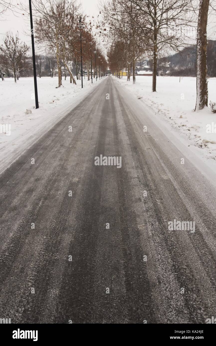 Frozen ice roads hi-res stock photography and images - Alamy