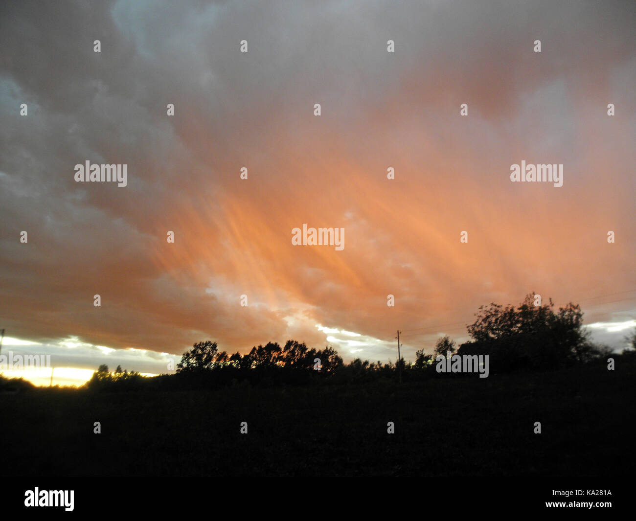 Sunset sky countryside hi-res stock photography and images - Alamy