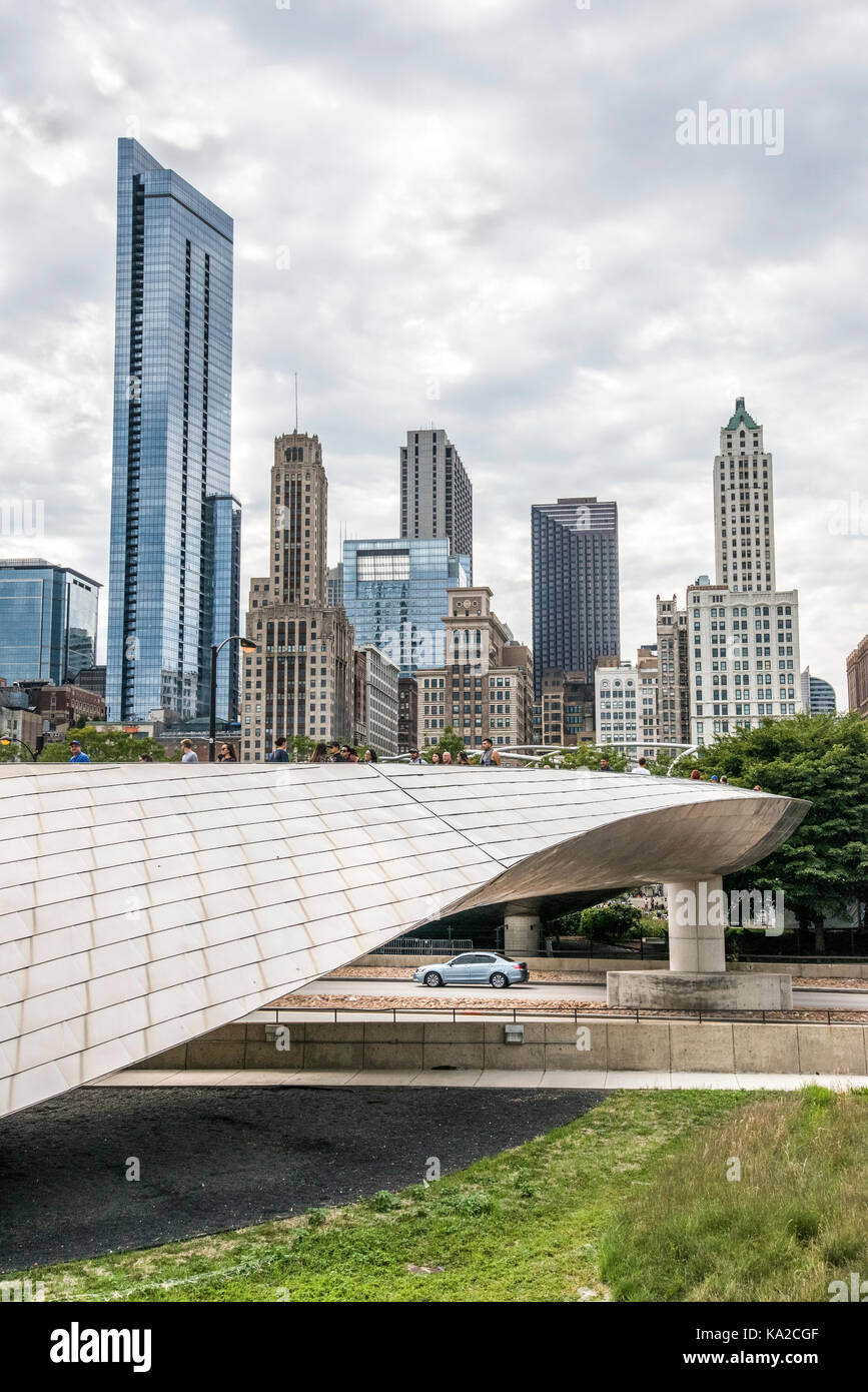 Chicago Millenium Park and famed Millenium Bridge Stock Photo - Alamy