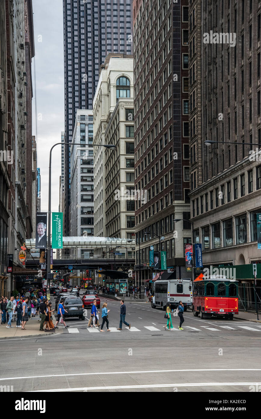 Chicago city street scene Stock Photo - Alamy