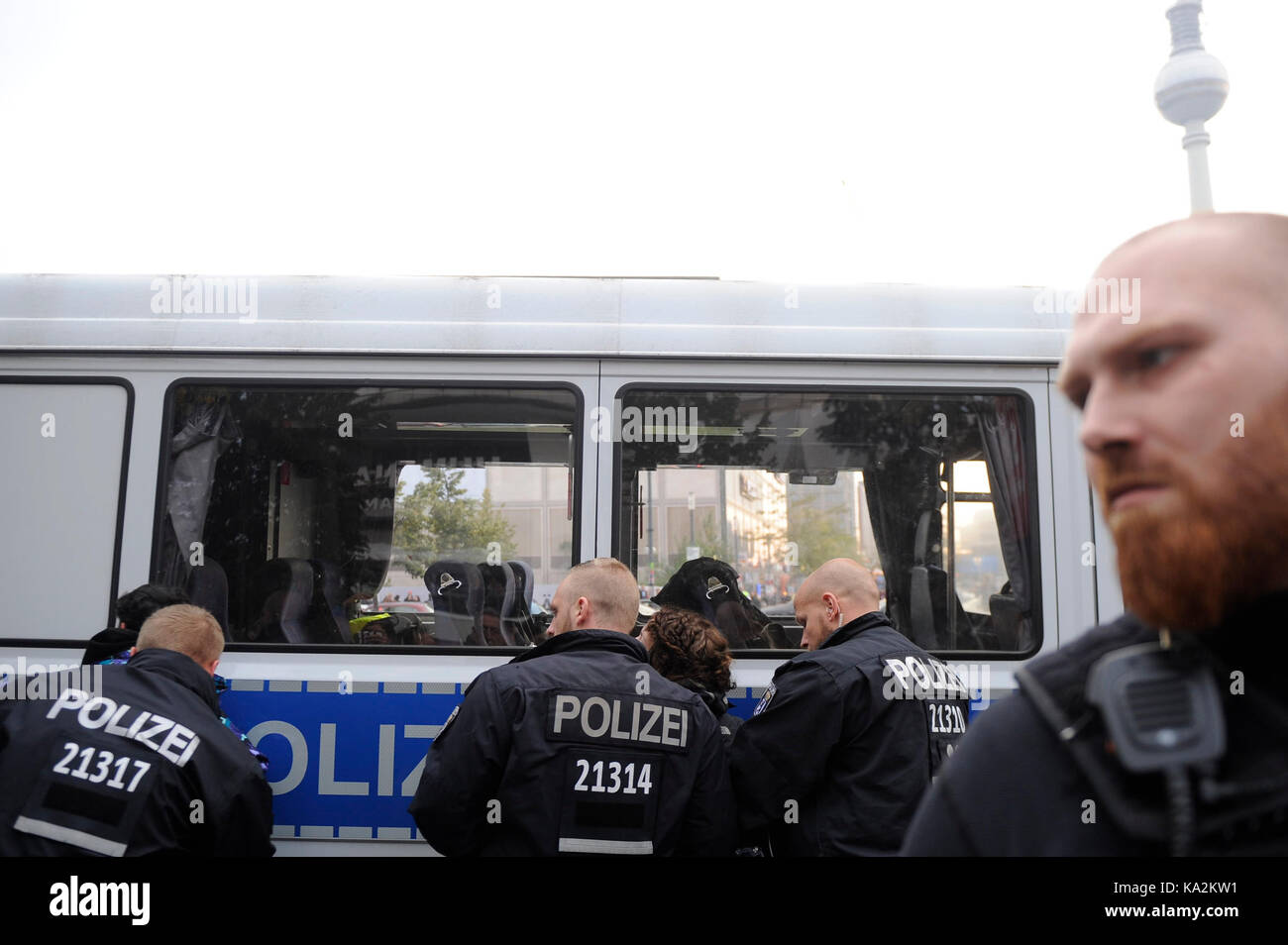 1000 Police High Resolution Stock Photography and Images - Alamy
