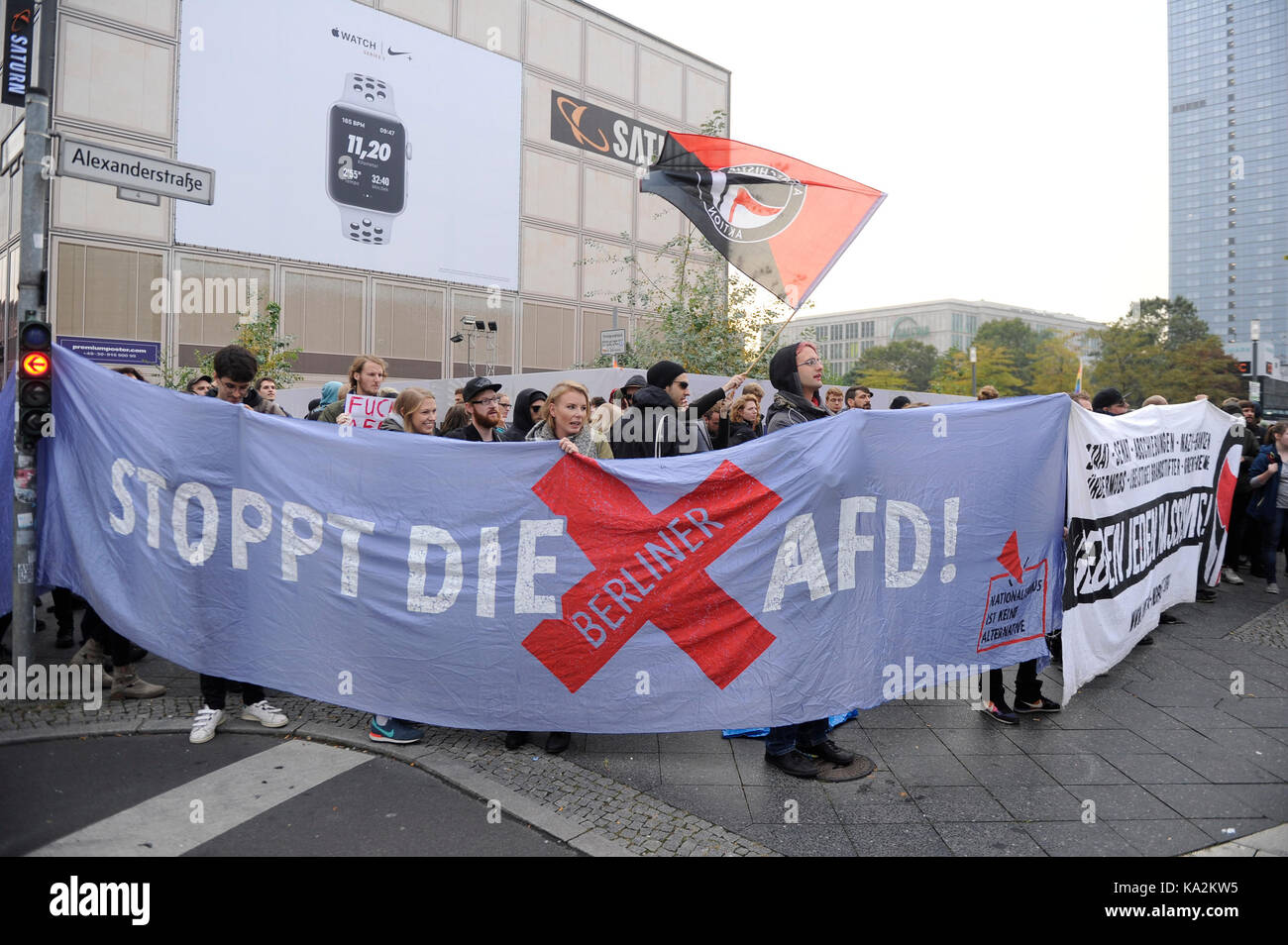 "Stop the AfD" is written on a banner of demonstrators. More than 1000 ...