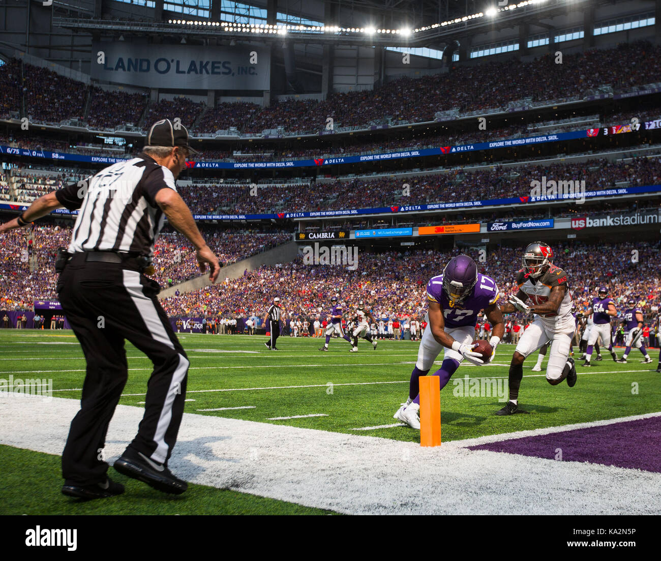 Florida, USA. 24th Sep, 2017. LOREN ELLIOTT | Times .Minnesota Vikings ...